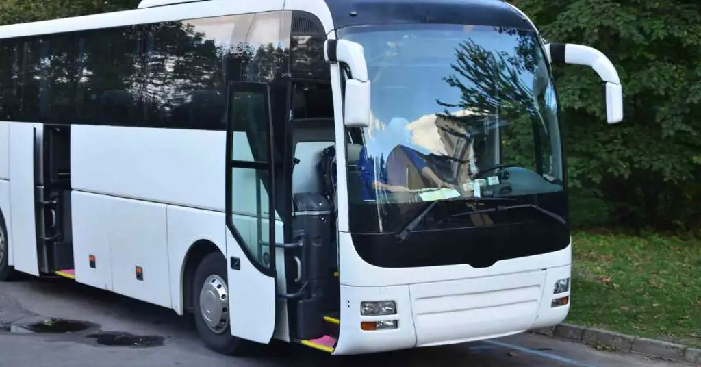 How Do Buses Lower Themselves? - Vehicles Authority